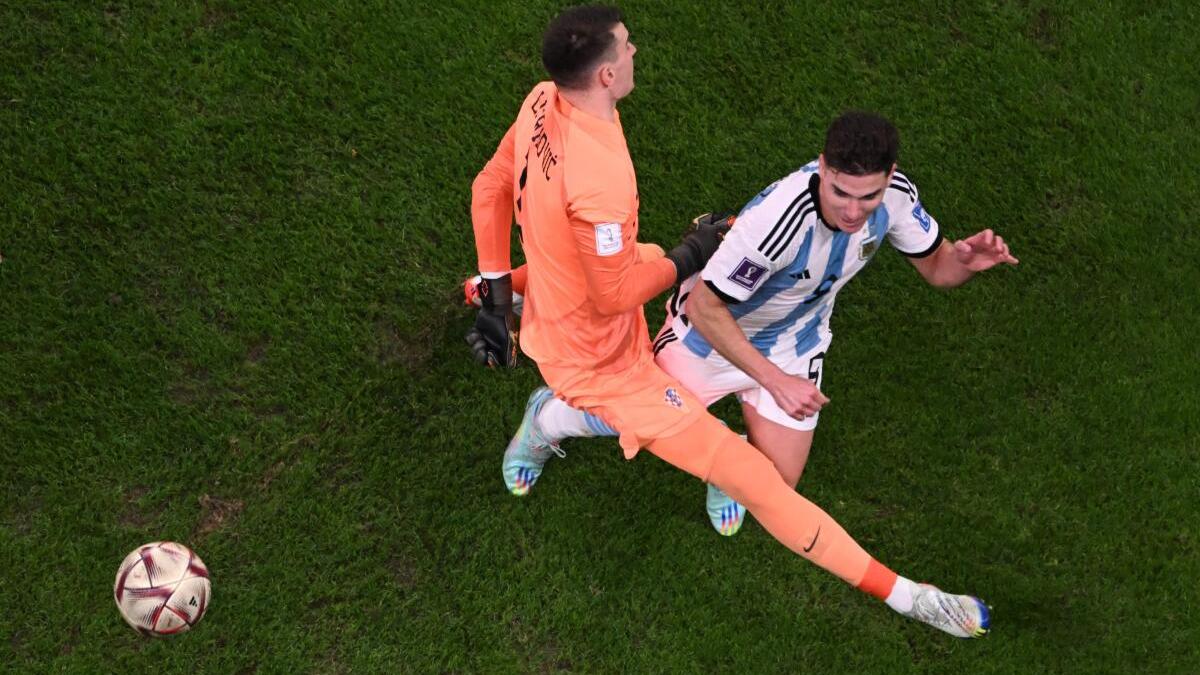 Messi penalty against Croatia triggers controversy, divides social media: Live reactions from ...